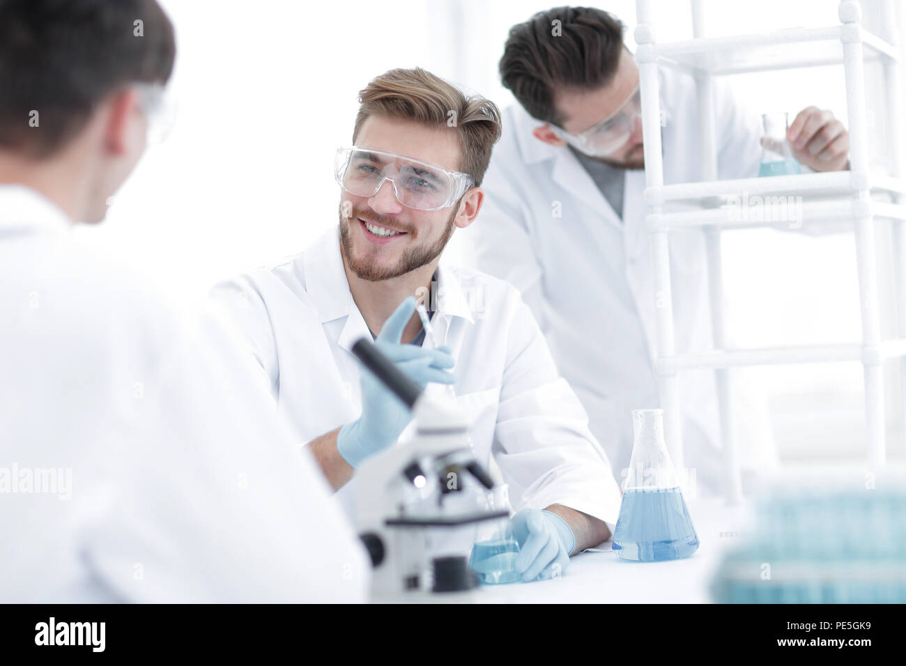 background image science team in the lab Stock Photo - Alamy