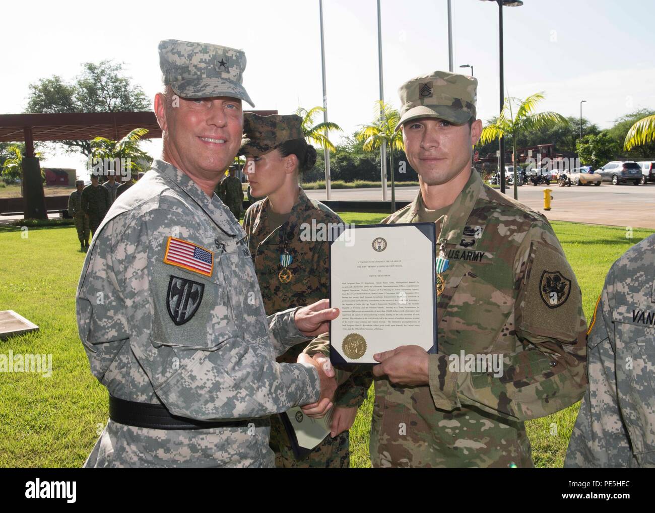 Joint service commendation medal hi-res stock photography and images ...