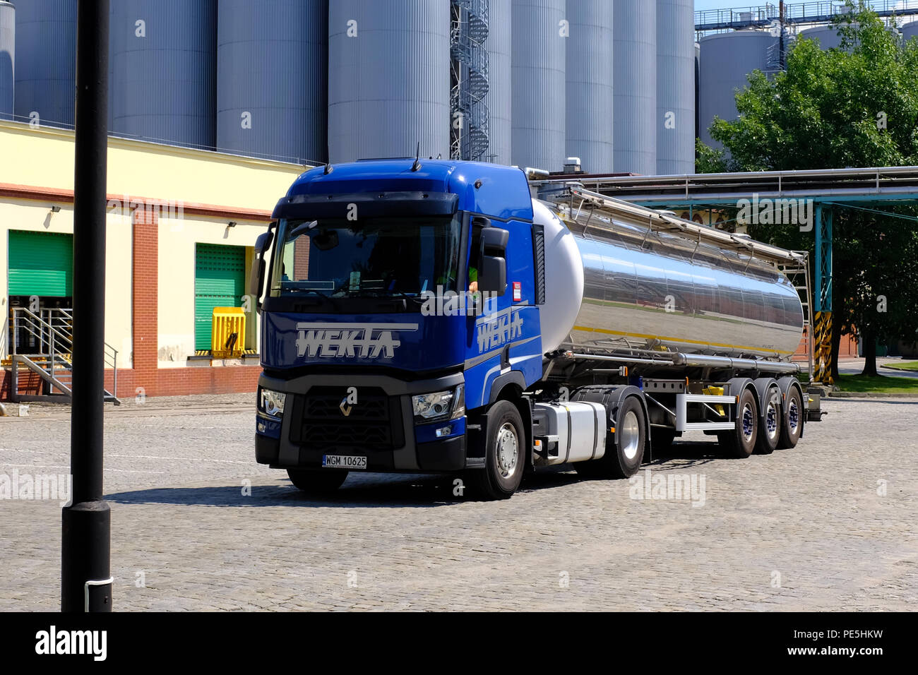 Beer tankers hi-res stock photography and images - Alamy
