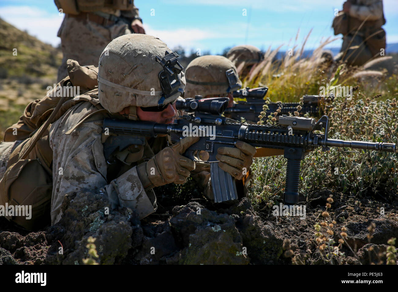 Marines charging hi-res stock photography and images - Alamy