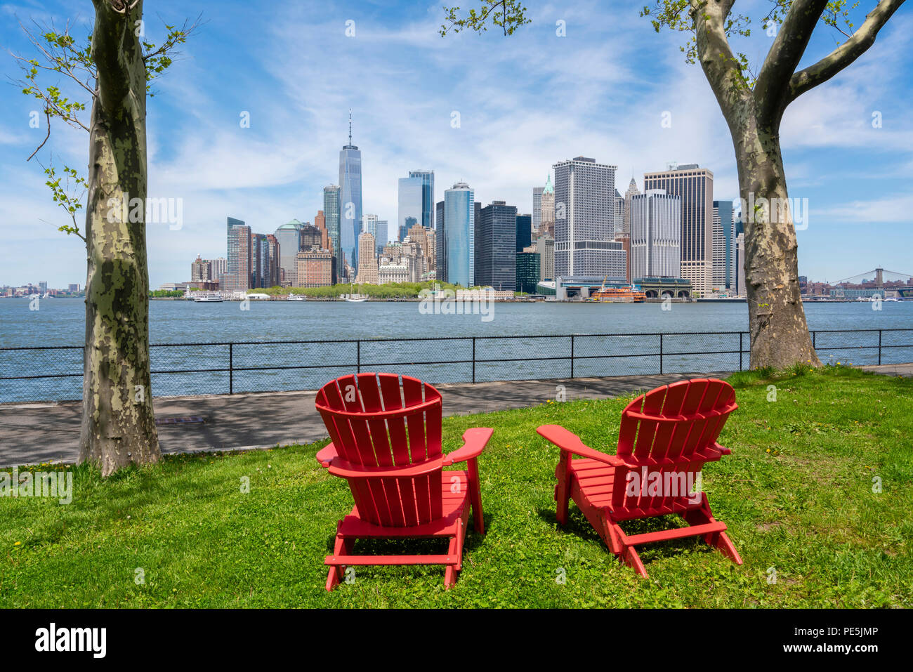 Chairs facing the skyline in New York City Stock Photo - Alamy