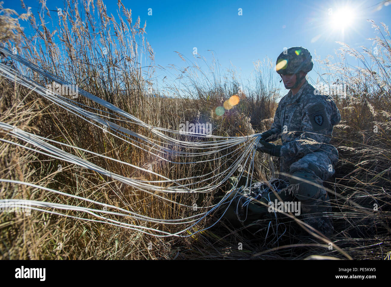 T 11 advanced tactical parachute system hi-res stock photography and ...