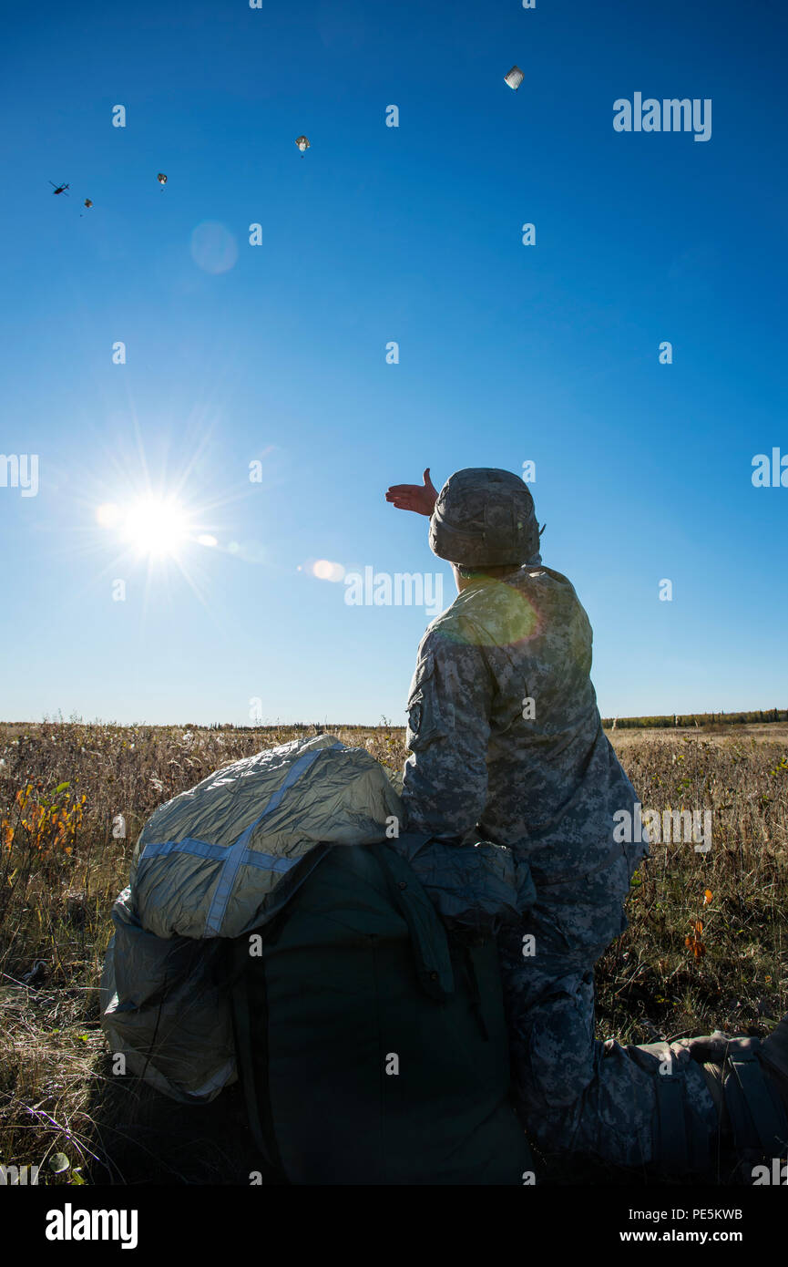T 11 advanced tactical parachute system hi-res stock photography and ...