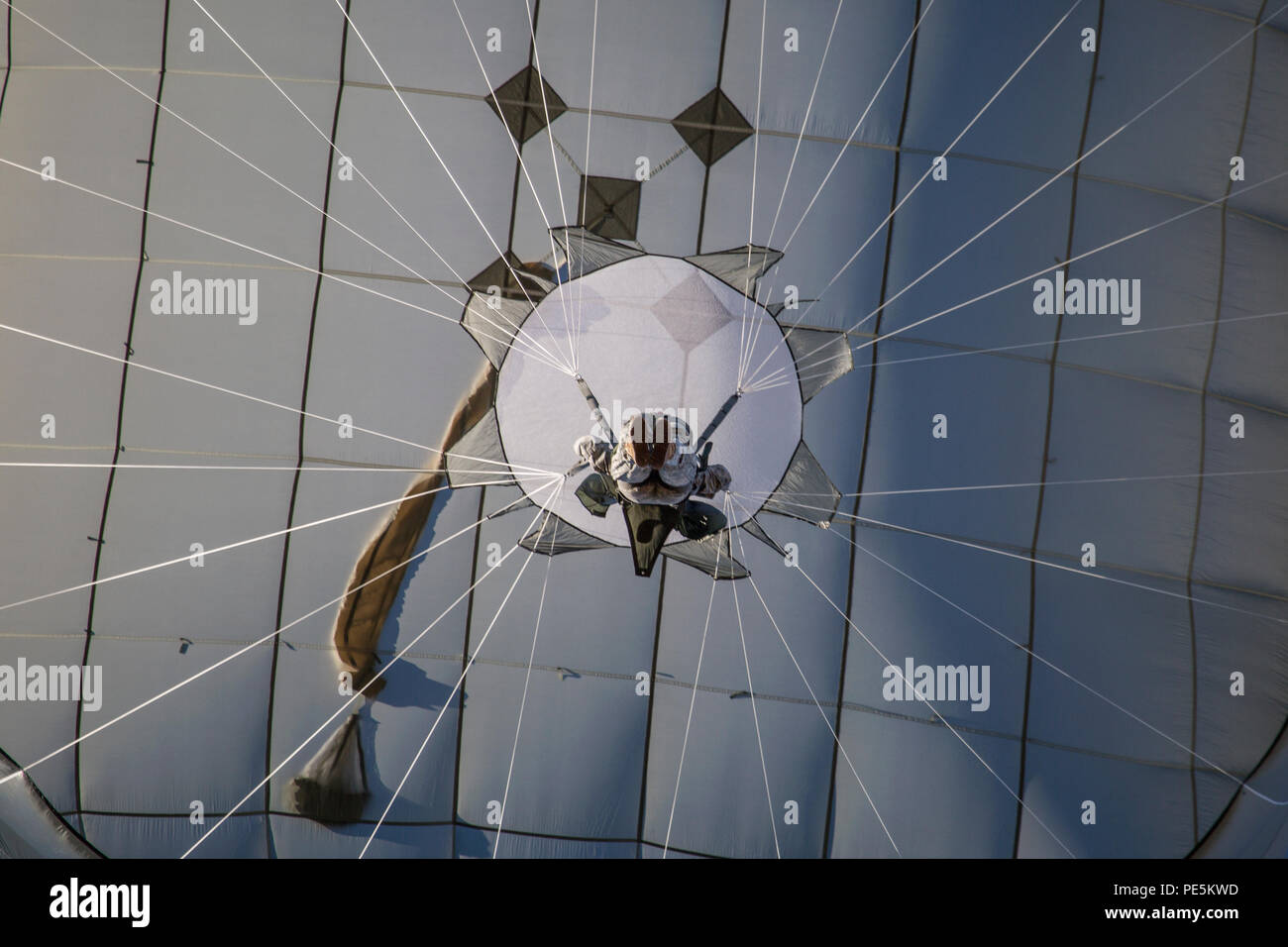 T 11 advanced tactical parachute system hi-res stock photography and ...