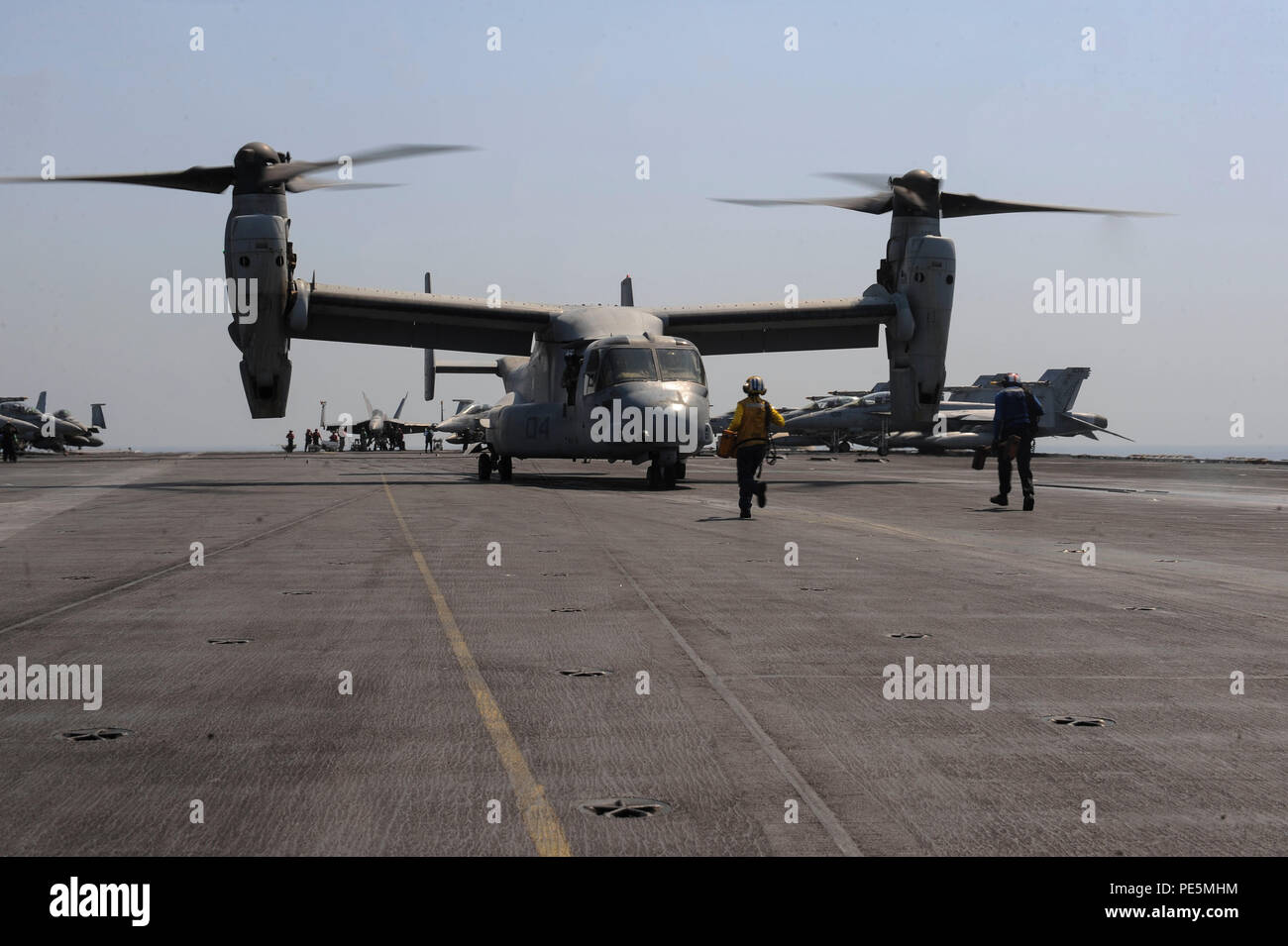 150926-N-ZF498-403 U.S. 5TH FLEET AREA OF OPERATIONS (Sept. 26, 2015 ...