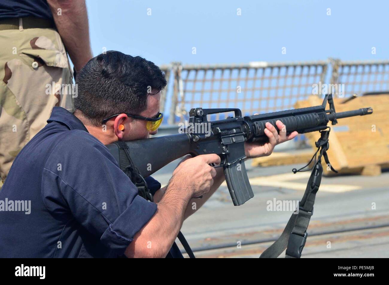 150922-N-ZF498-107 U.S. 5TH FLEET AREA OF OPERATIONS (Sept. 22, 2015 ...