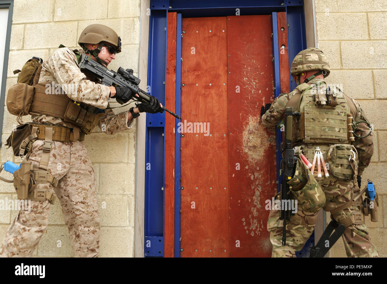 U.S. Marines and British Royal Commandos train together in the first ...