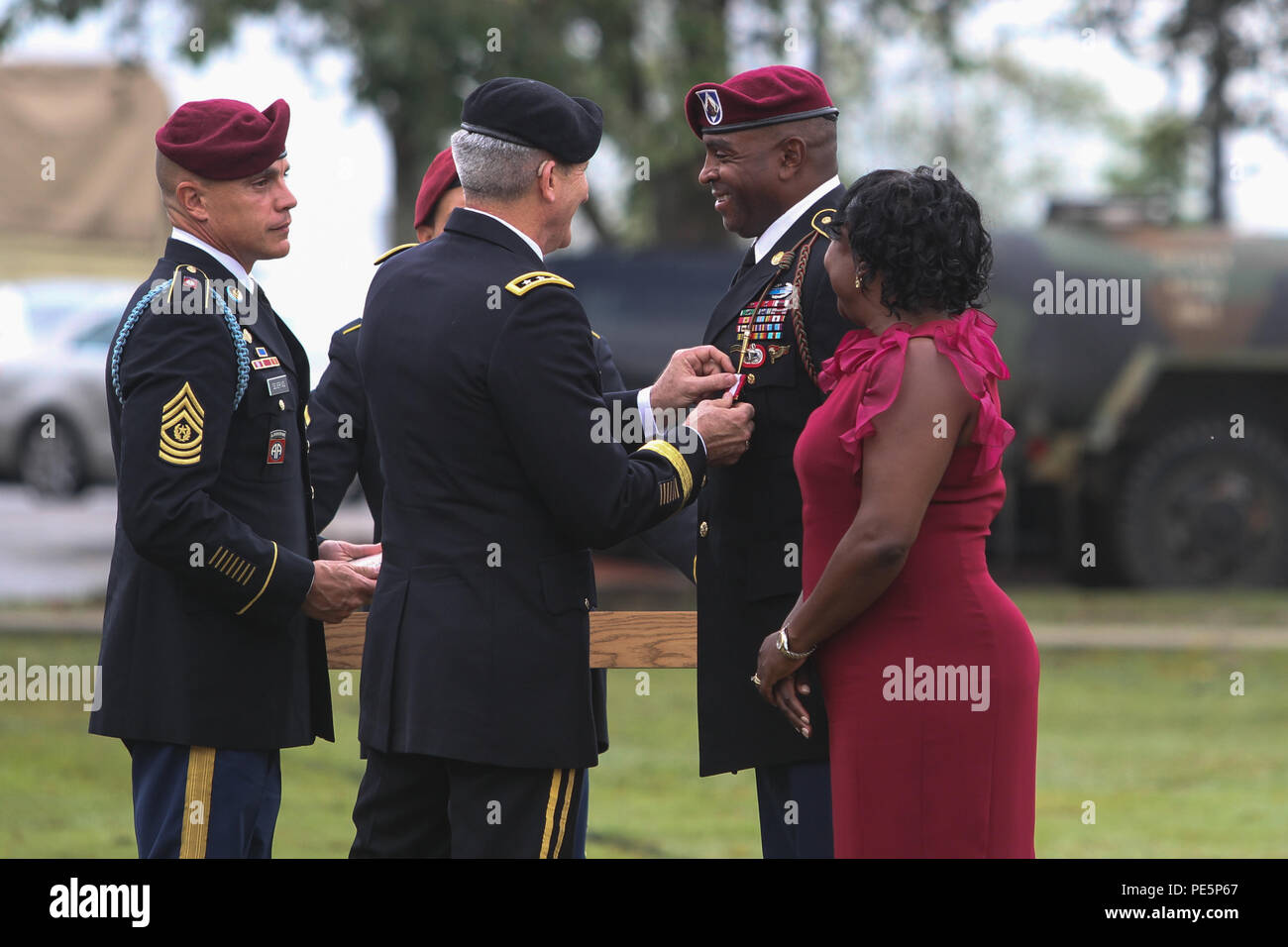 Command sgt maj lamarquis knowles hi-res stock photography and images ...