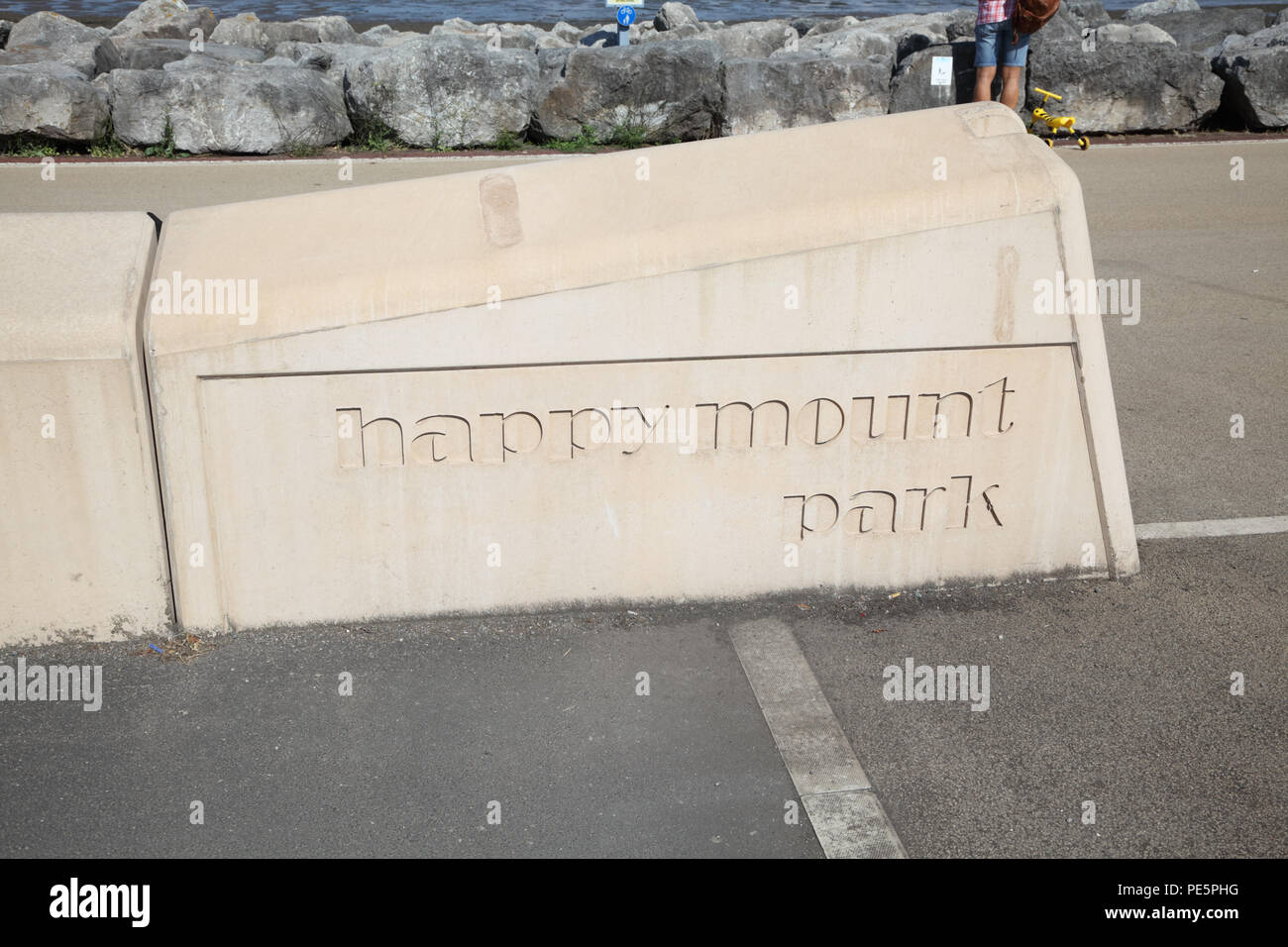 Sign Happy Mount Park Stock Photo - Alamy