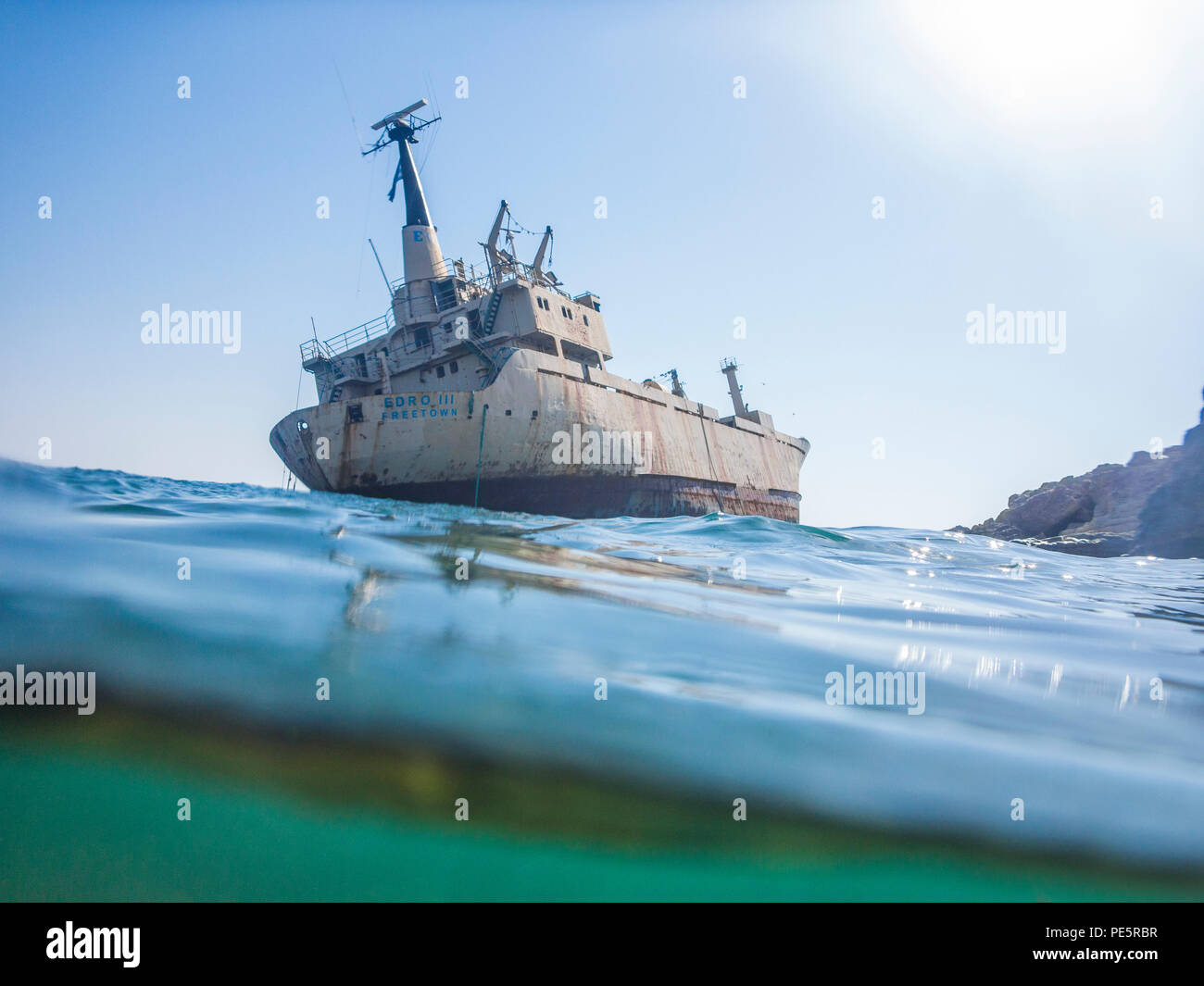 Wreck wrecked shipwreck shipwrecked hi-res stock photography and images ...