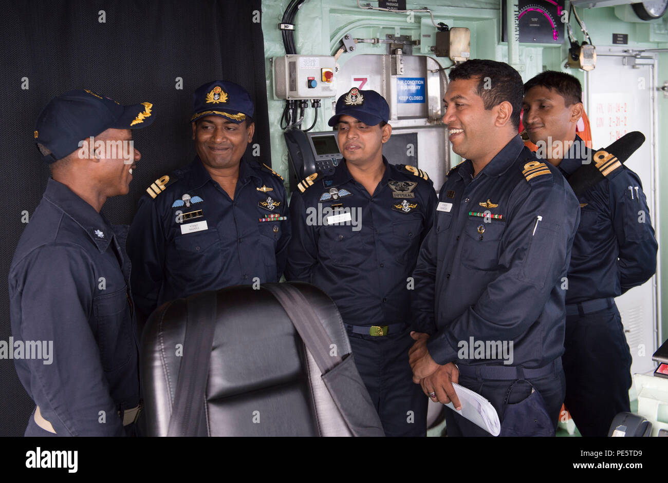 The littoral combat ship USS Fort Worth (LCS 3), a Freedom-class vessel ...