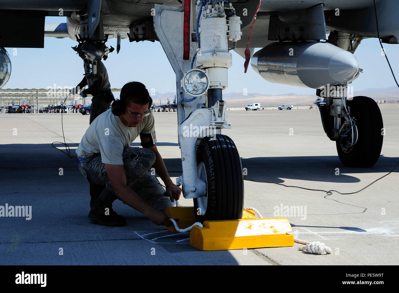 Tire chocks hi-res stock photography and images - Alamy