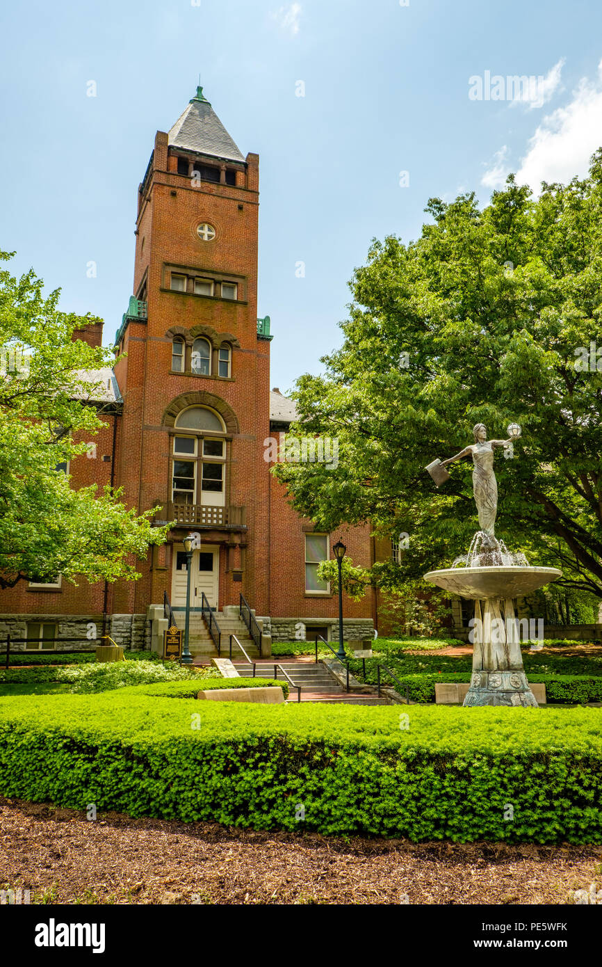 Red Brick Courthouse, Montgomery County Court House, Courthouse Square ...