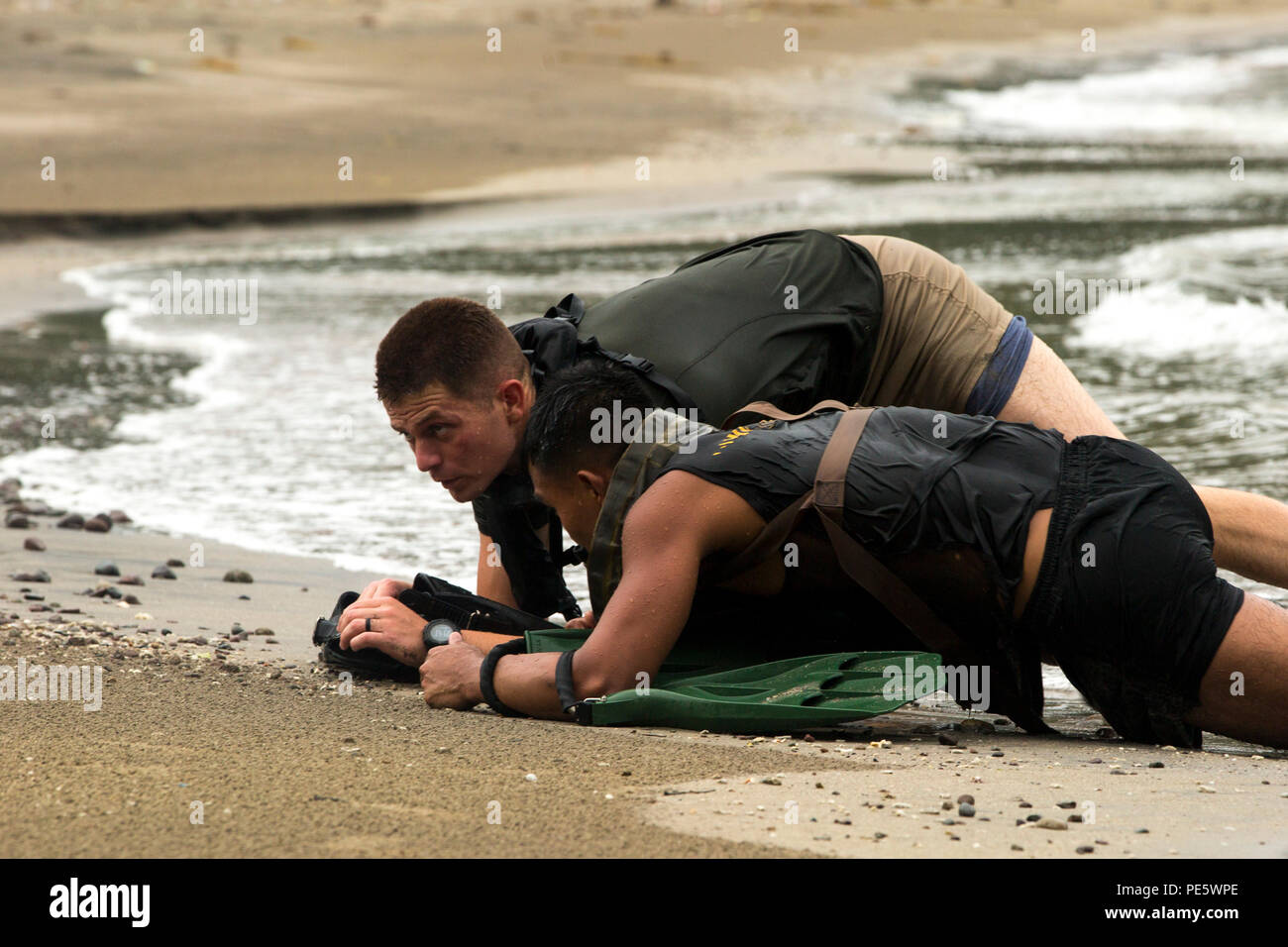 U.S. Marines with 3rd Reconnaissance Battalion and Philippine Marines with 64th Force ...
