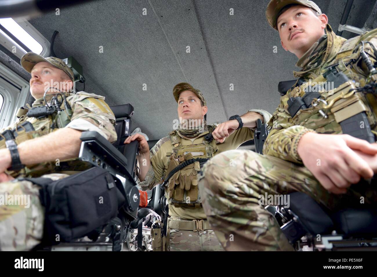 (From left to right) Petty Officer 2nd Class Bobby Thomas, Petty ...