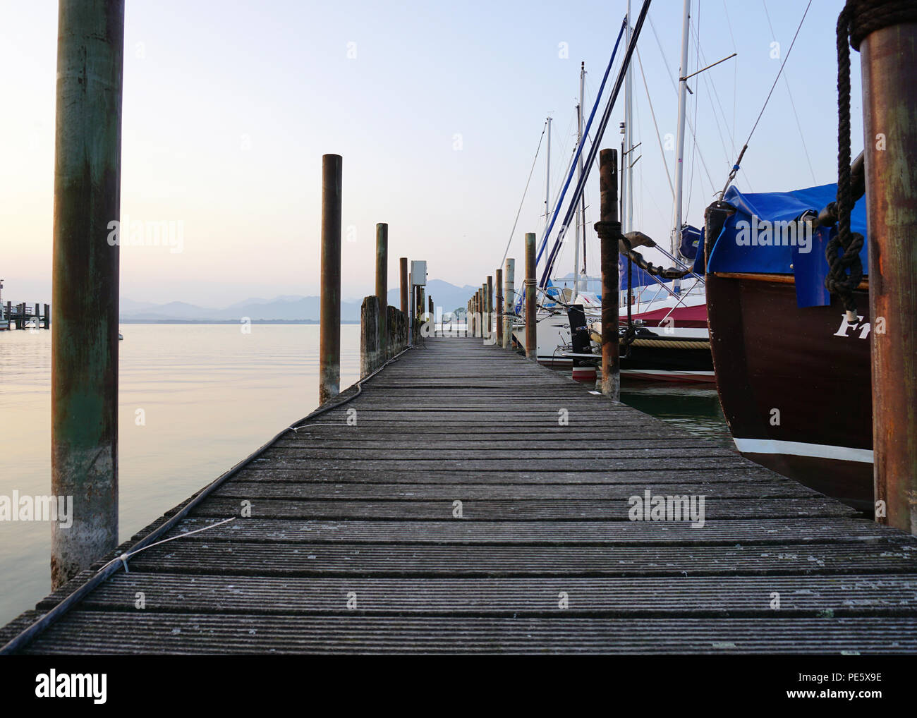 Landing stage holz hi-res stock photography and images - Alamy