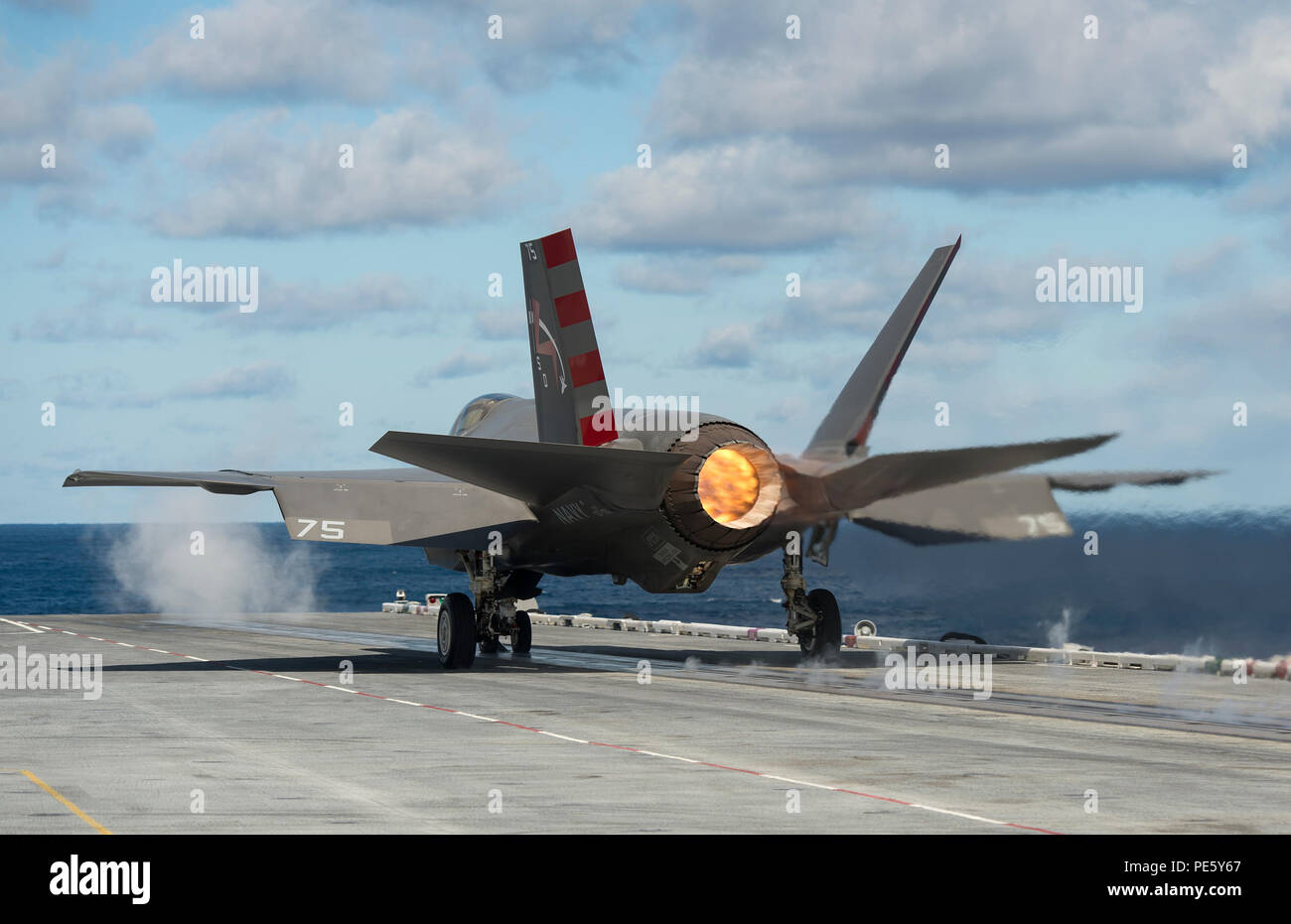 Landing signal officer lso hi-res stock photography and images - Alamy