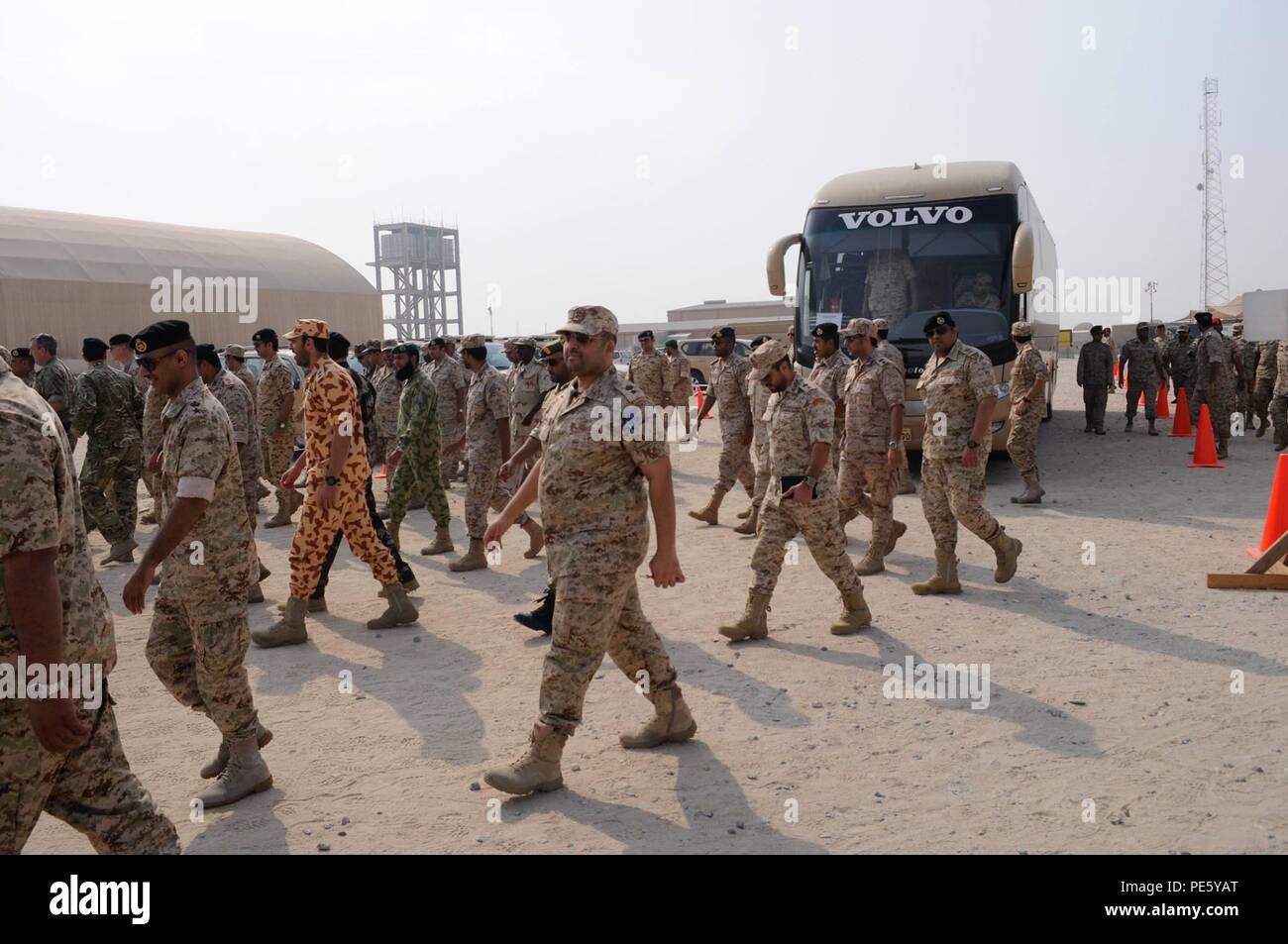 Students and staff members of the Kuwait Command and Staff College ...