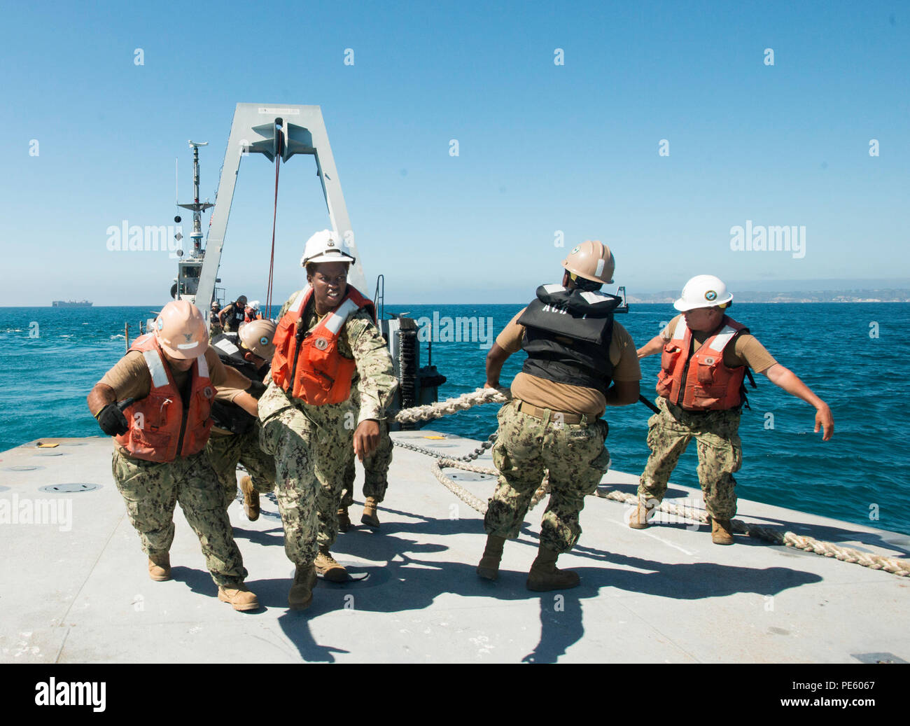 150926-N-KK081-742 SAN DIEGO (Sept. 26, 2015) Sailors assigned to ...