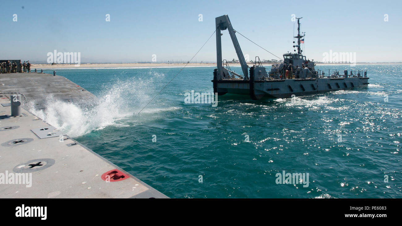 Warping tug hi-res stock photography and images - Alamy