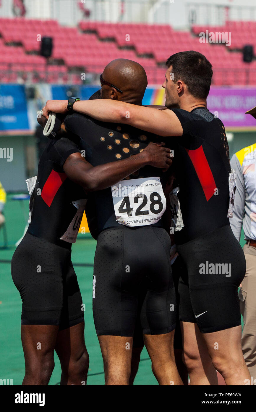 U s womens soccer hug hi-res stock photography and images - Alamy