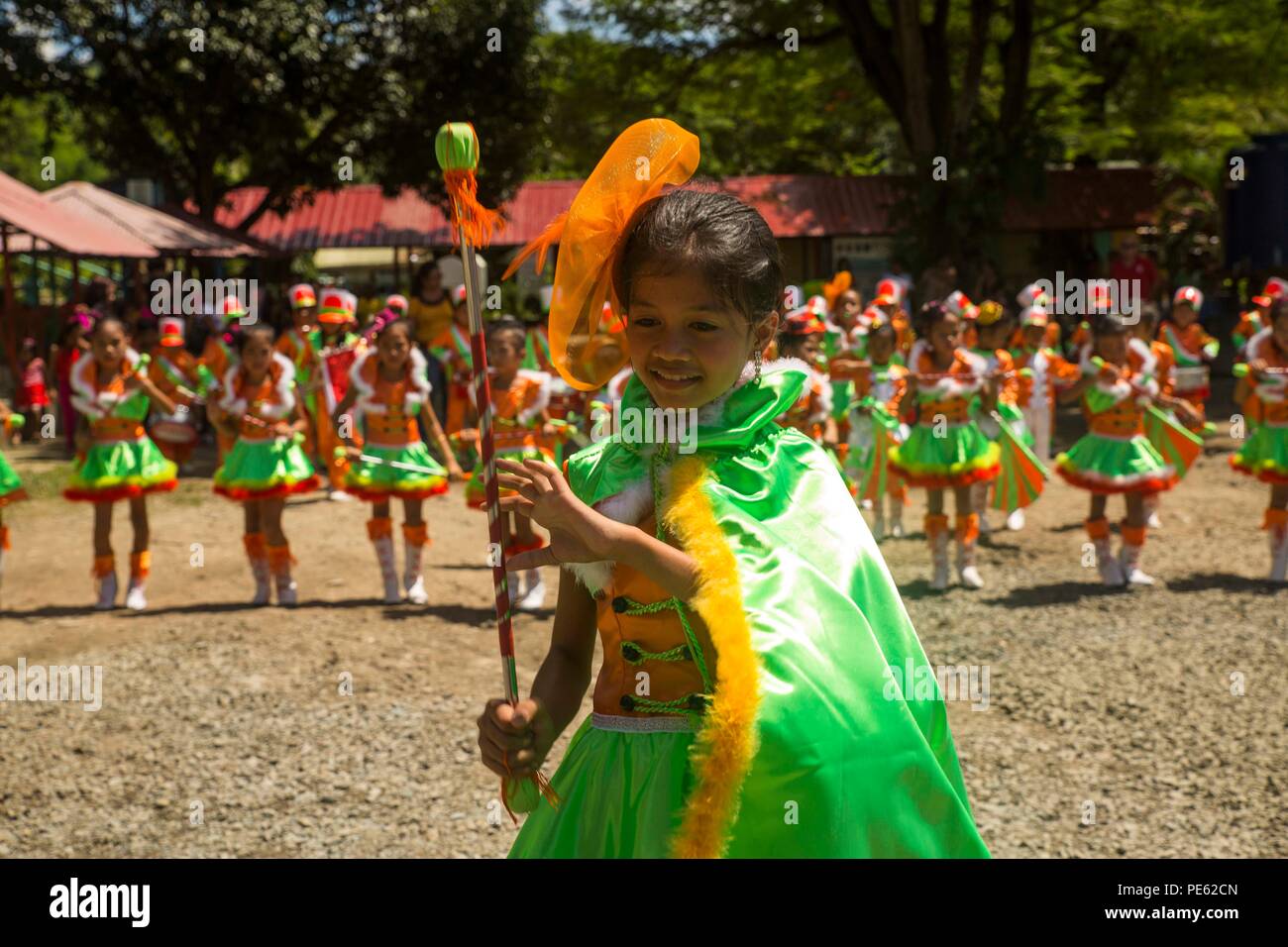 Binduyan Elementary School students perform during an intermission at ...