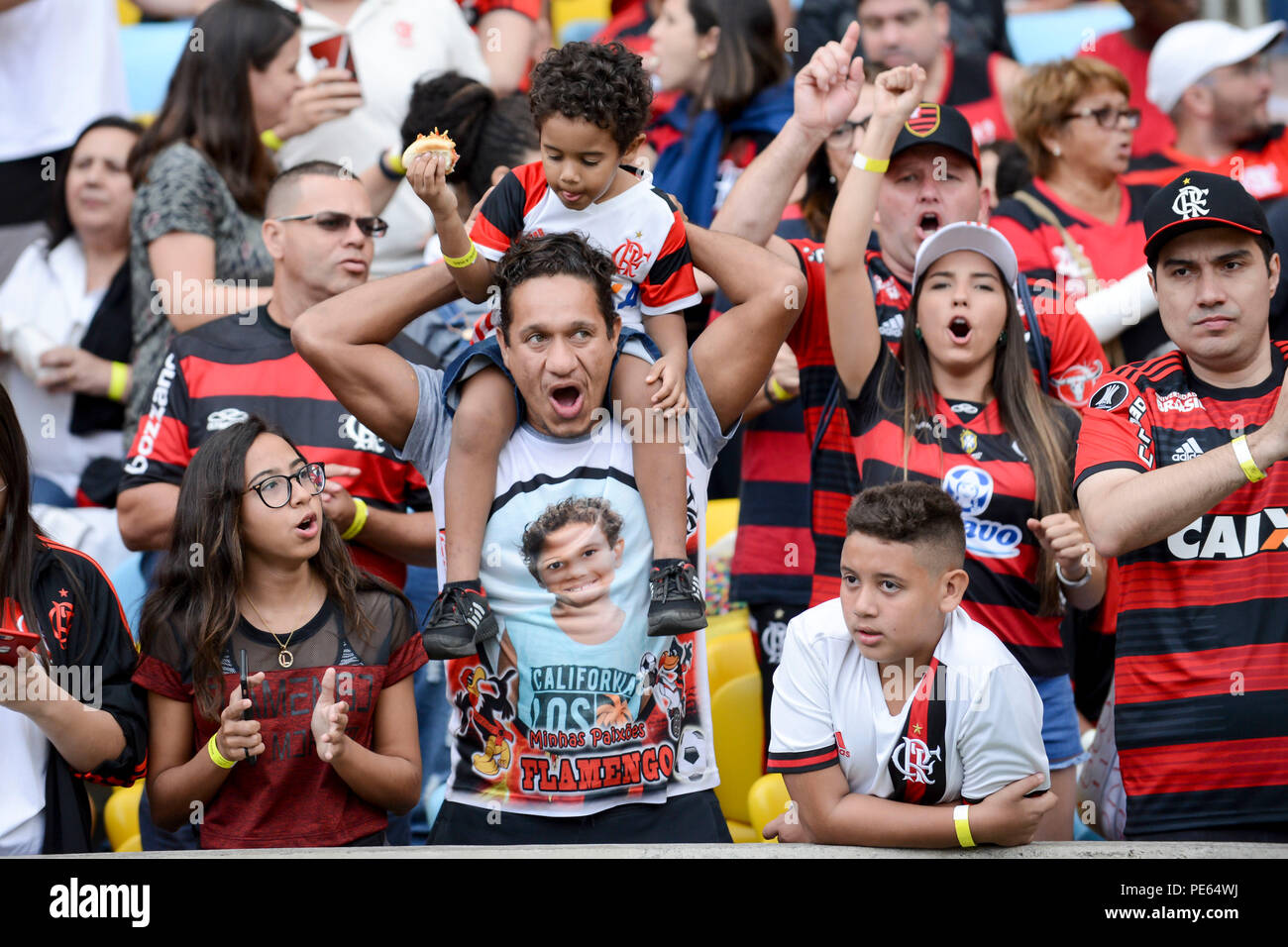 Rio De Janeiro, Brazil. 12th Aug, 2018. Father and son during Flamengo ...