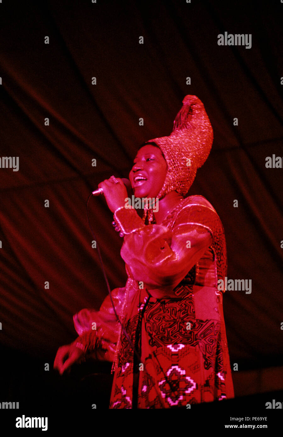 ***FILE PHOTO*** R&B LEGEND ARETHA REPORTEDLY GRAVELY ILL AND ...