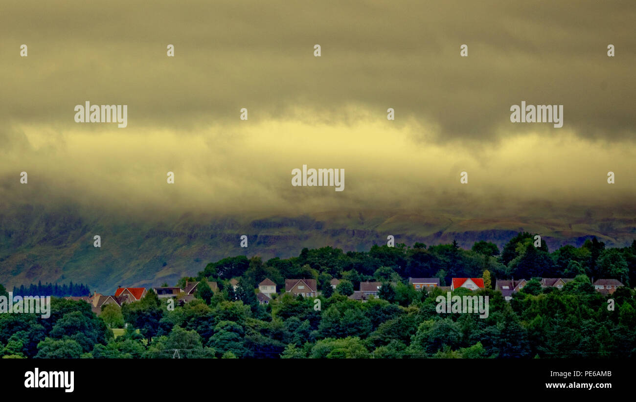 Glasgow, Scotland, UK 13th August. UK Weather: Wet misty day ahead as ...