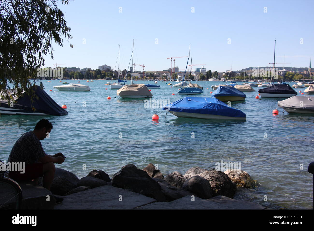 Zurich, Switzerland. 12th Aug 2018. Beautiful summer day as the ...