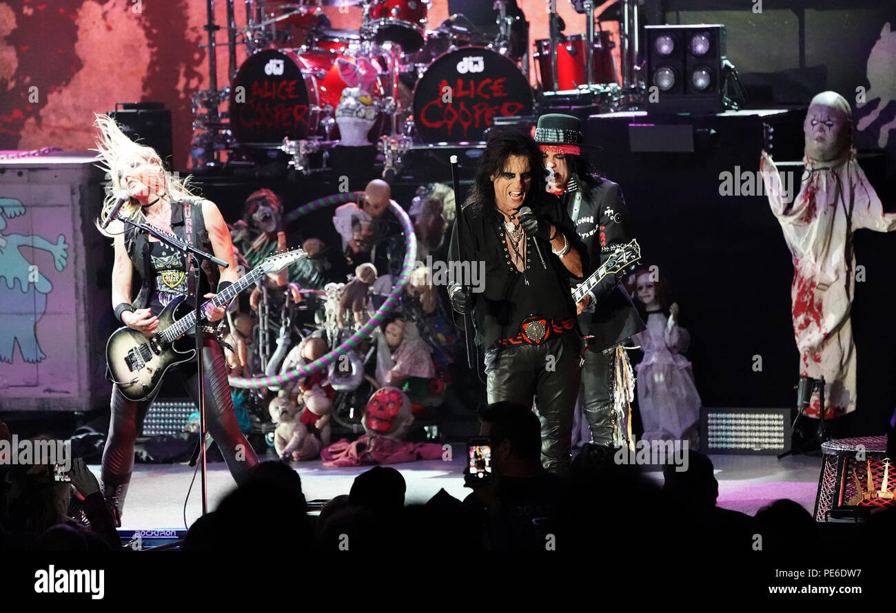 Alice Cooper On Stage High Resolution Stock Photography and Images - Alamy