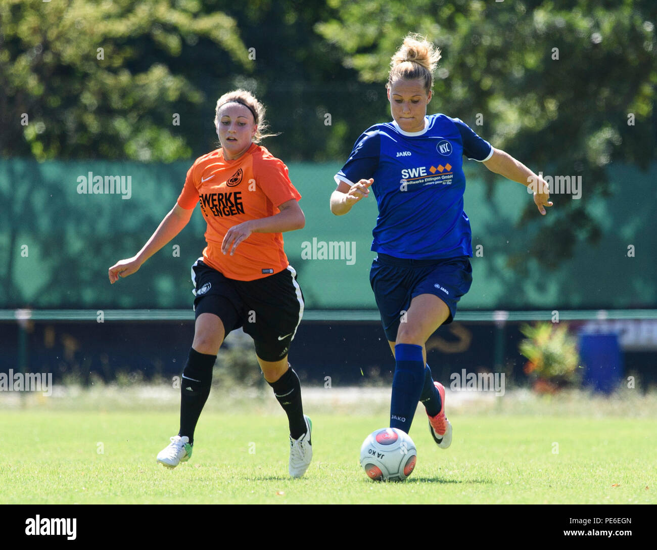 Duel women hi-res stock photography and images - Alamy