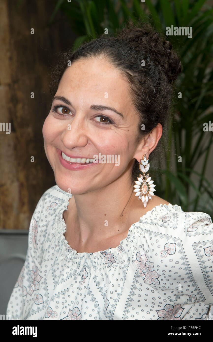 Actress Shirin SORAYA plays the role of Kaya, Portraet, Portrvsst ...