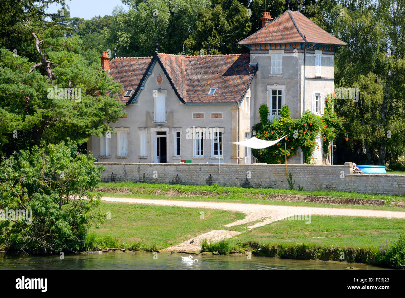 Detached houses france hi-res stock photography and images - Alamy