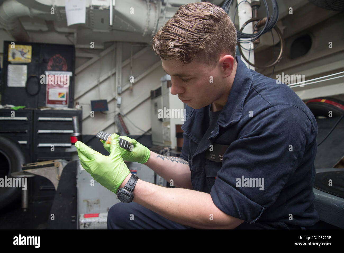 Aircraft grease hi-res stock photography and images - Alamy