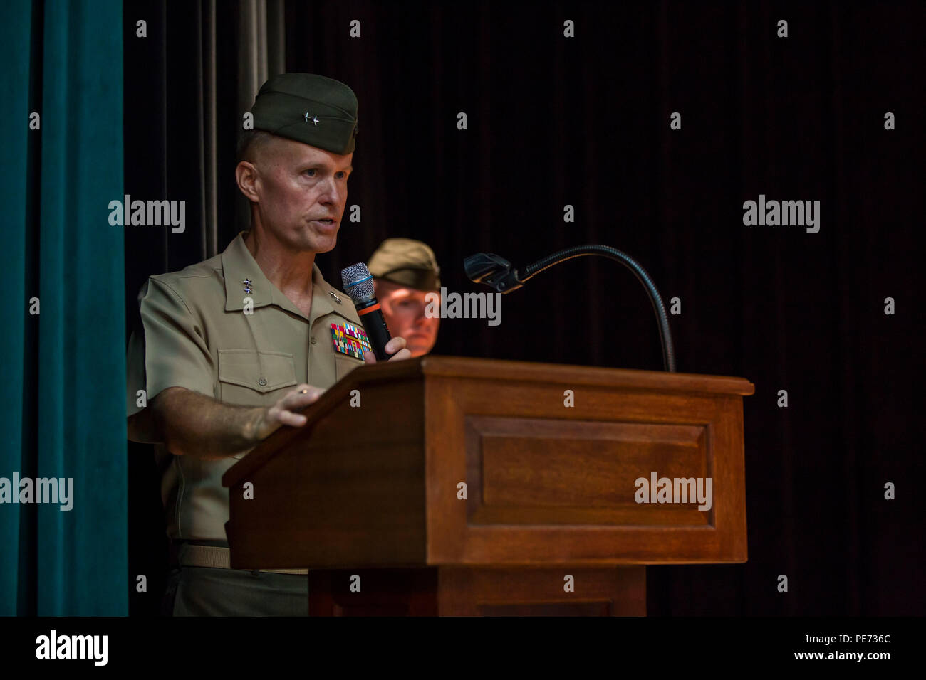 Maj gen carl e mundy iii hi-res stock photography and images - Alamy