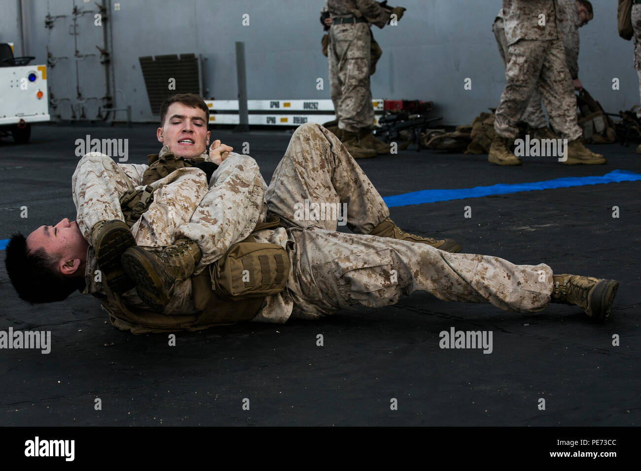 Uss grapple hi-res stock photography and images - Alamy