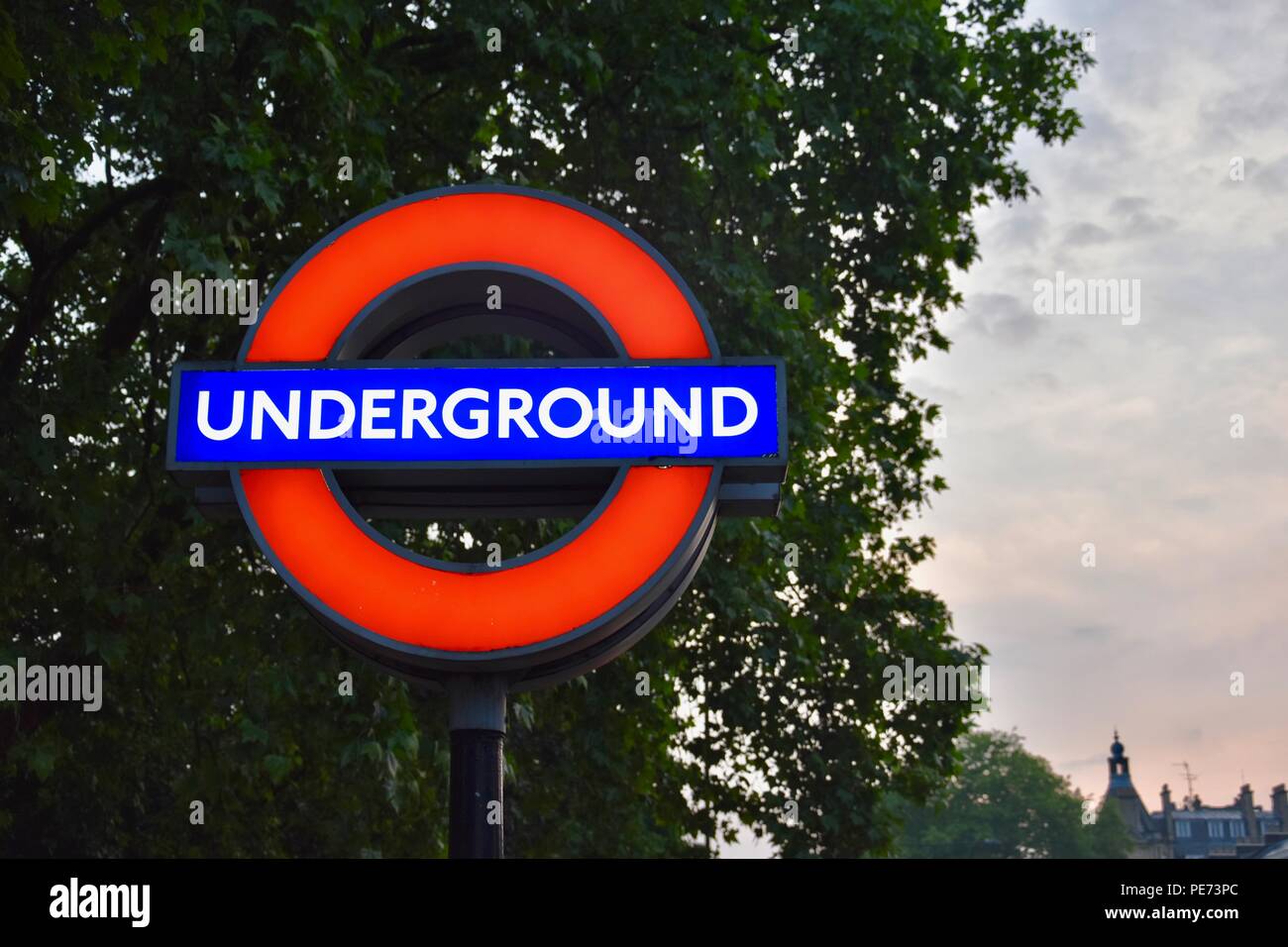 London overground roundel hi-res stock photography and images - Alamy