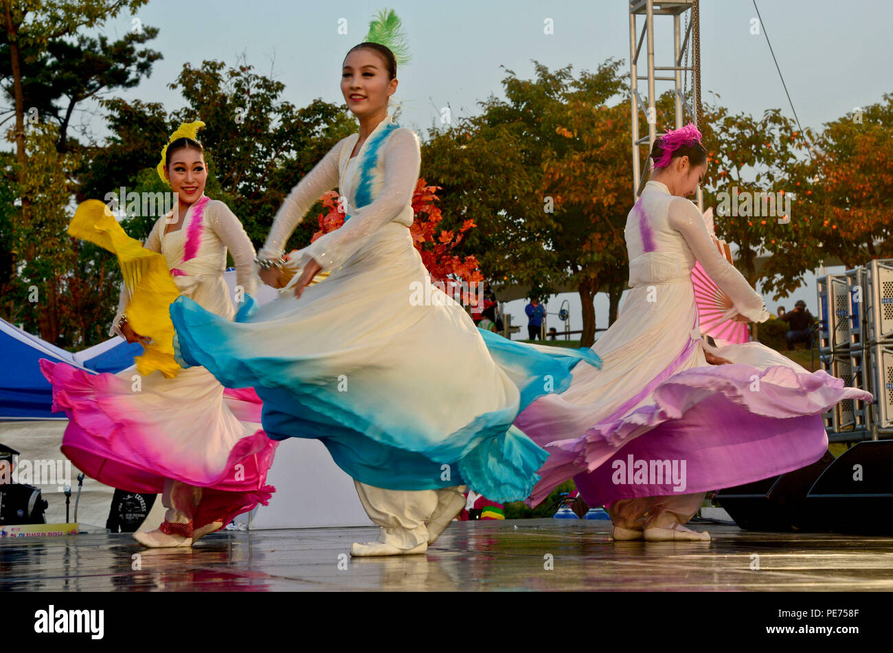 Korean women perform a traditional dance during the 12th annual Korean ...