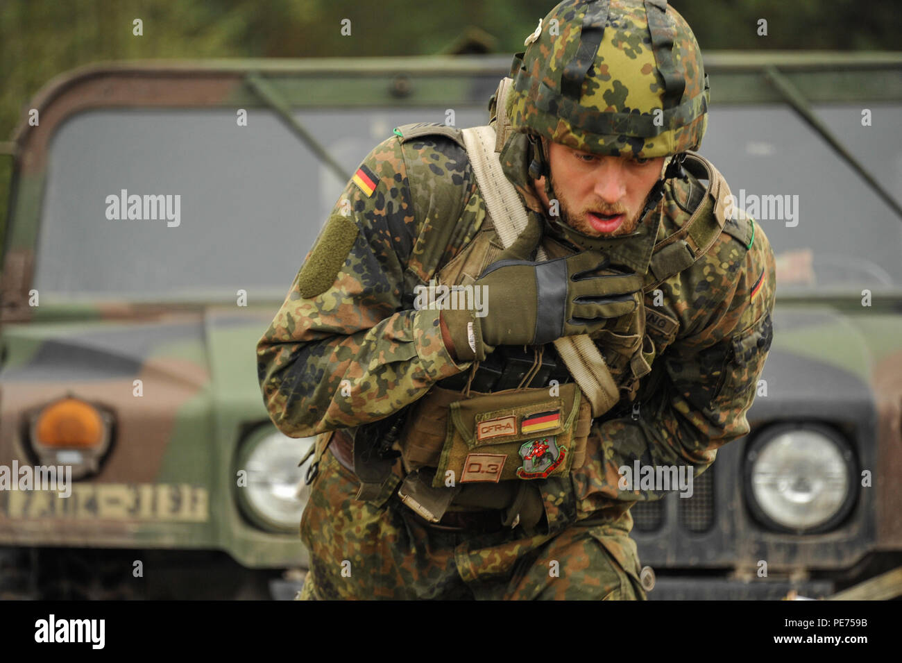 Hmmwv maintenance hi-res stock photography and images - Alamy