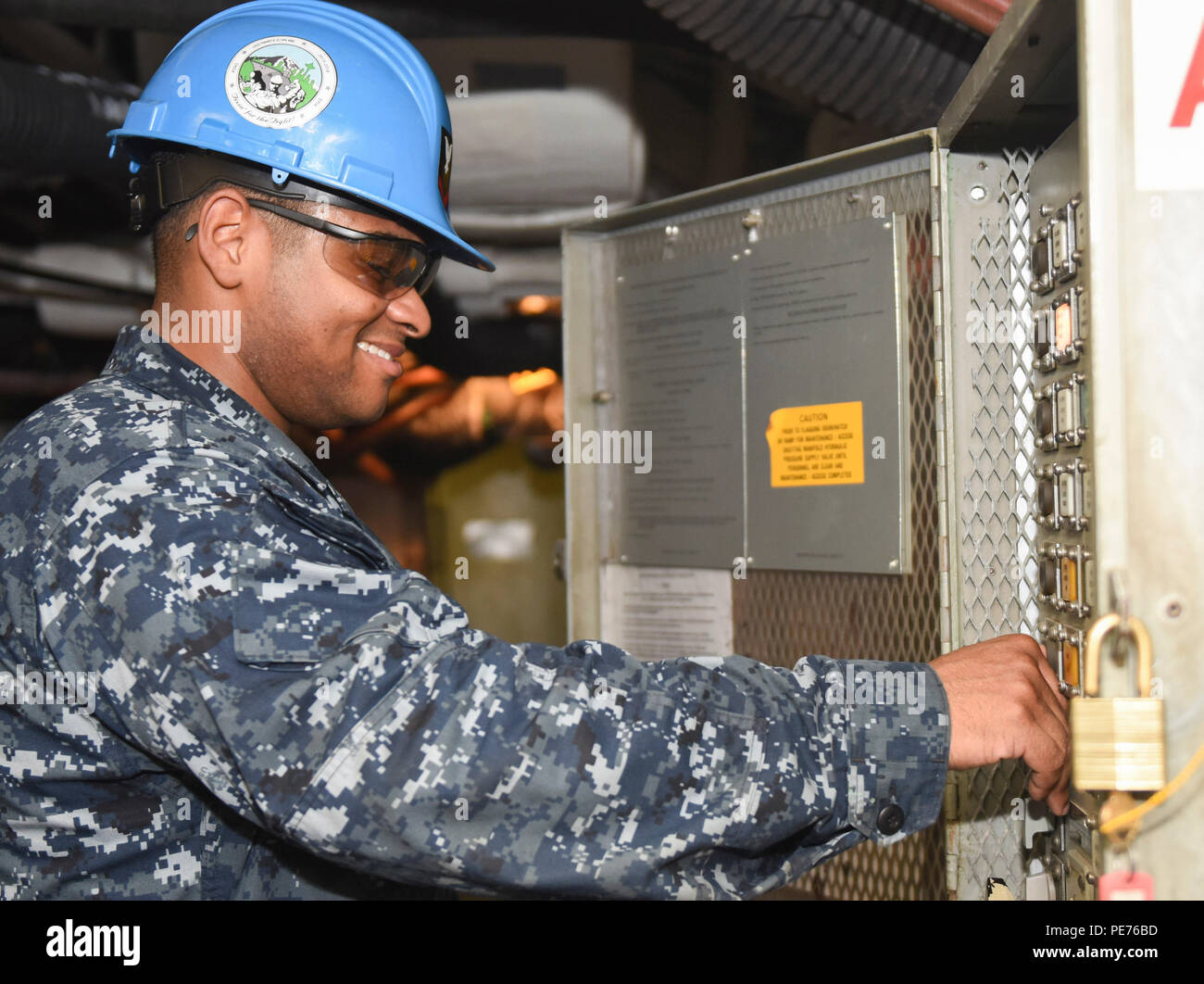 Uss woolsey hi-res stock photography and images - Alamy