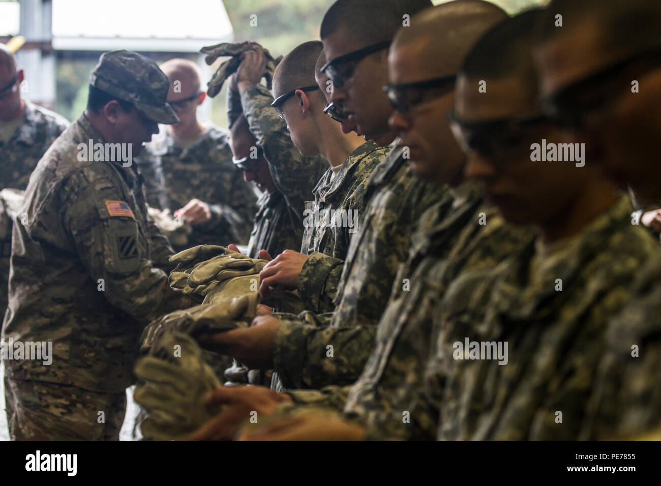 Army basic training wall hi-res stock photography and images - Alamy