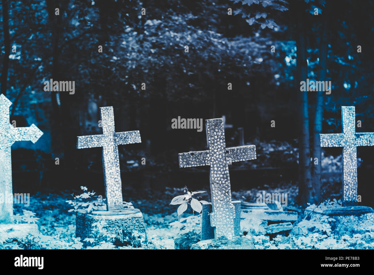 Graveyard background hi-res stock photography and images - Alamy