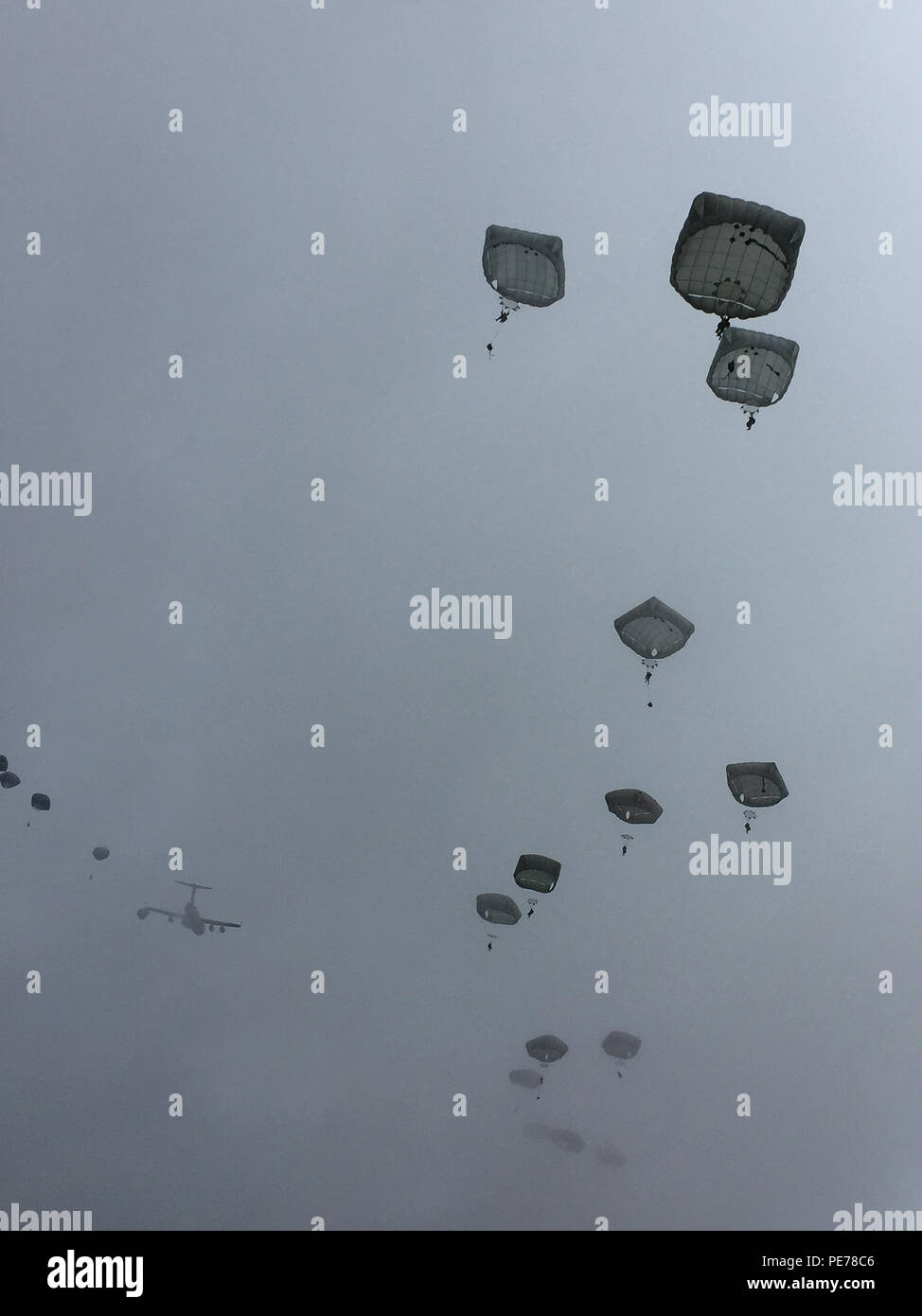 Paratroopers of the 2nd Brigade Combat Team, 82nd Airborne Division ...