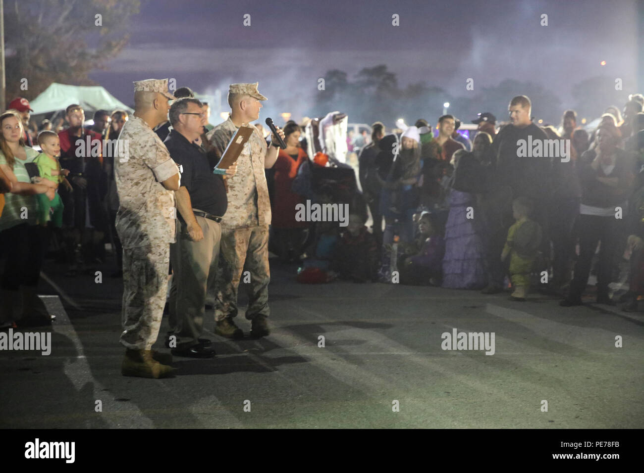 Col. Thomas Gordon (center), the commanding officer of 2nd Marine ...