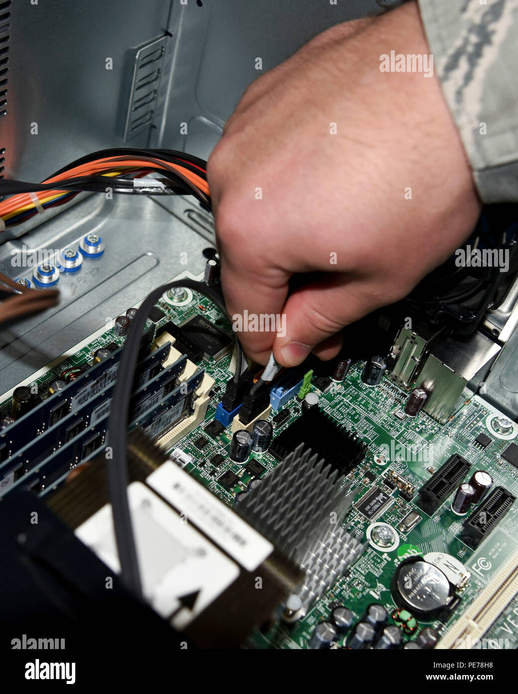 Advanced technology attachment hi-res stock photography and images - Alamy