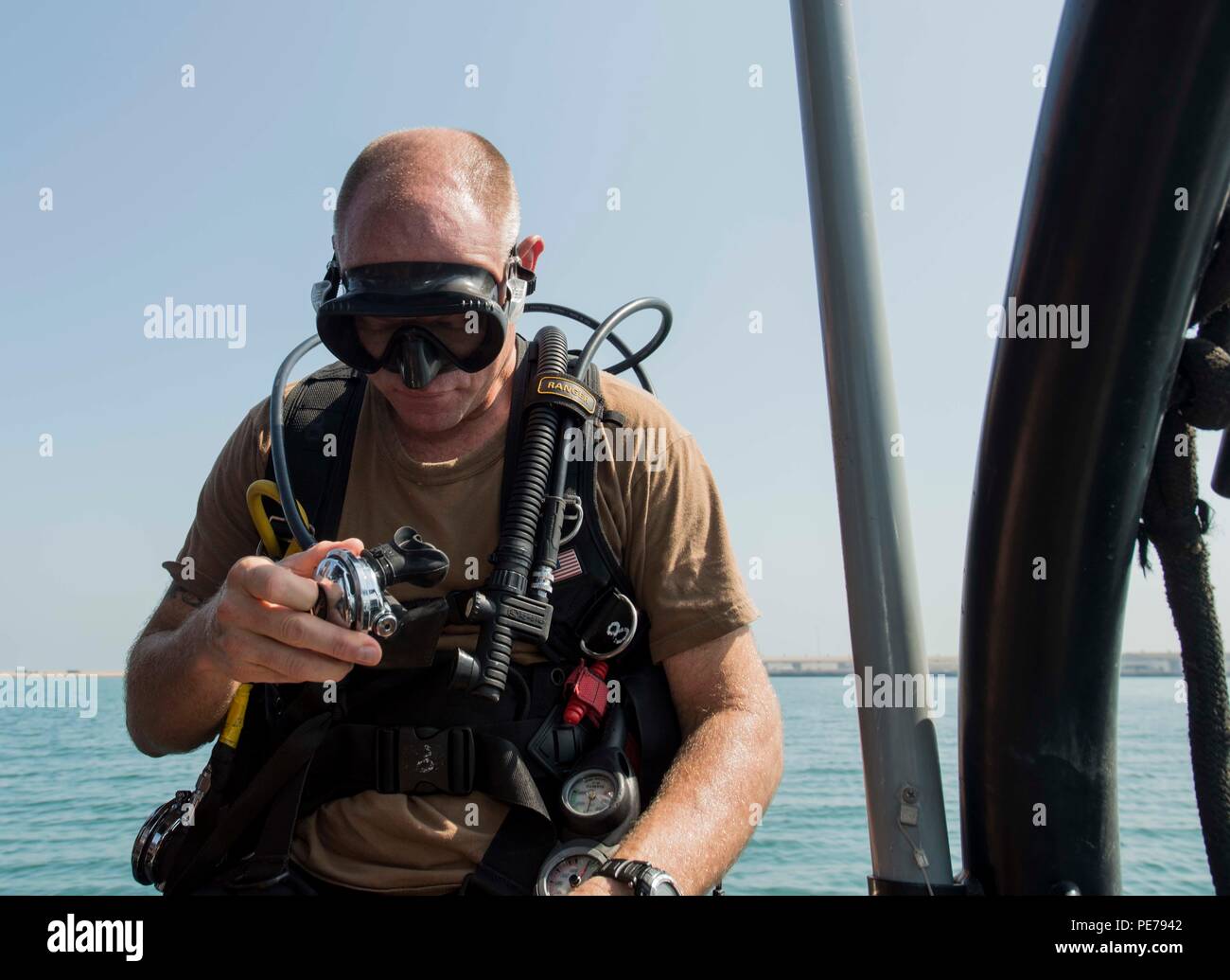 Pre dive checks hi-res stock photography and images - Alamy