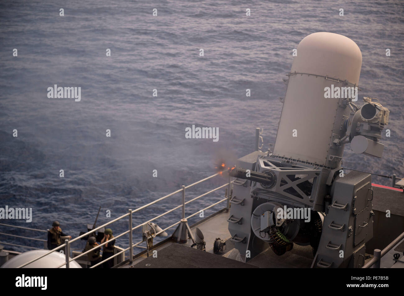 151028-N-VS214-002 PACIFIC OCEAN (Oct. 28, 2015) The forward mounted ...
