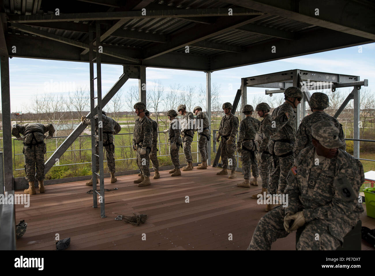 U.S. Army Reserve military police Soldiers from various Midwest states ...