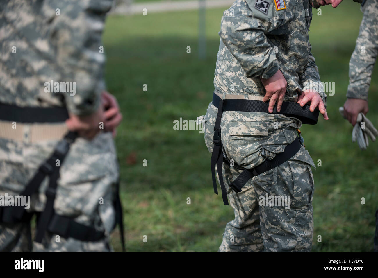 U.S. Army Reserve military police Soldiers from various Midwest states ...